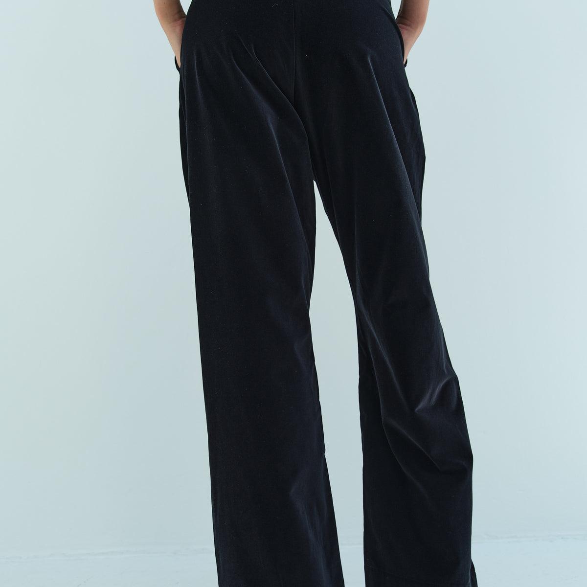ROWAN PANTS / BLACK VELVET – RIKA STUDIOS