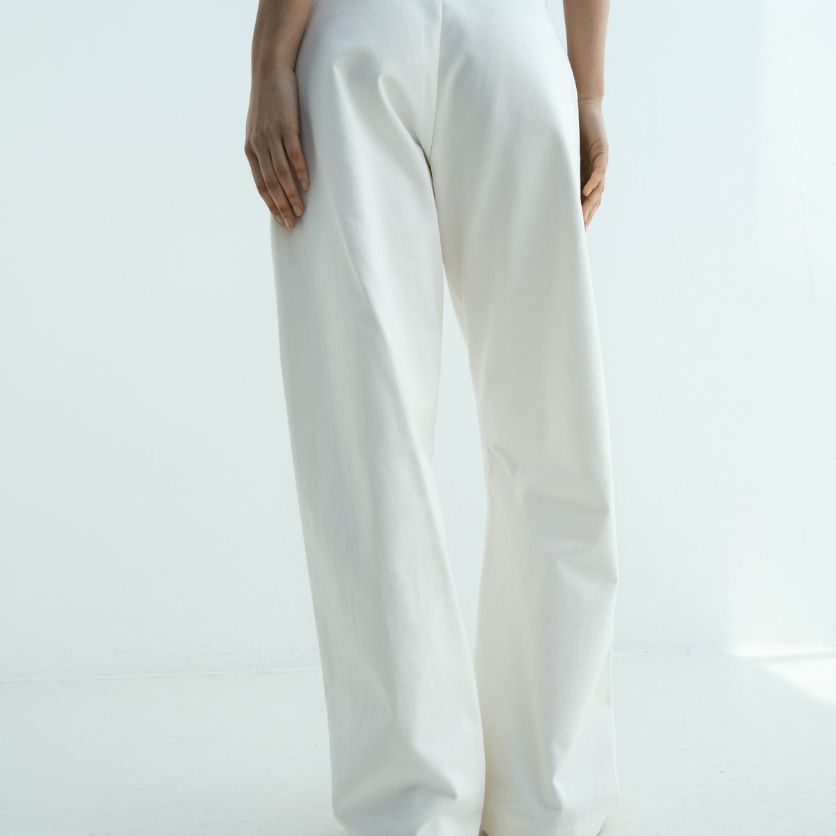 ROWAN PANTS / WHITE – RIKA STUDIOS